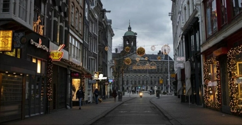 Olandezii, închiși în case noaptea, în premieră după cel de-al doilea ...